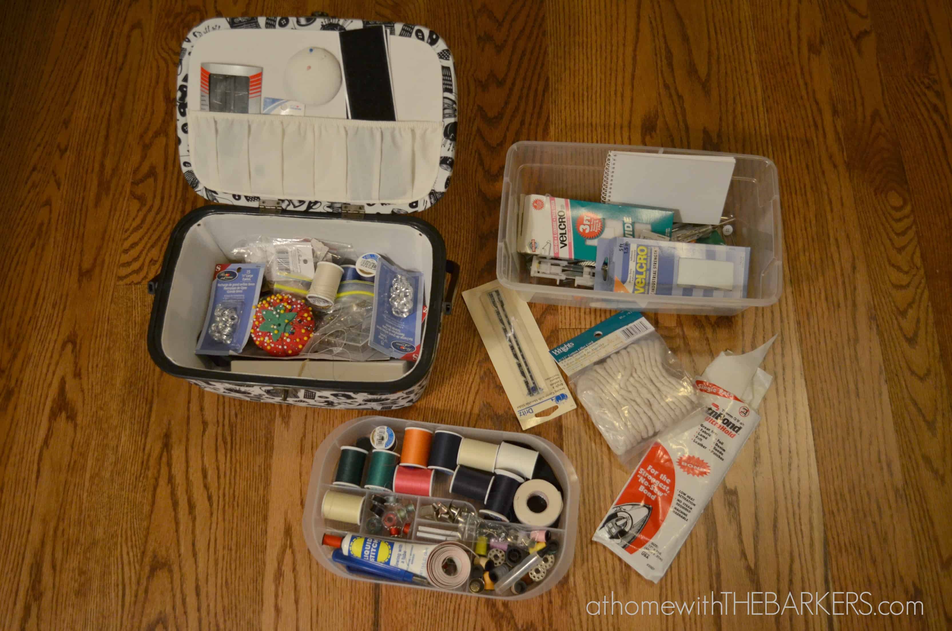 31 Days Singer Sewing Box - At Home With The Barkers