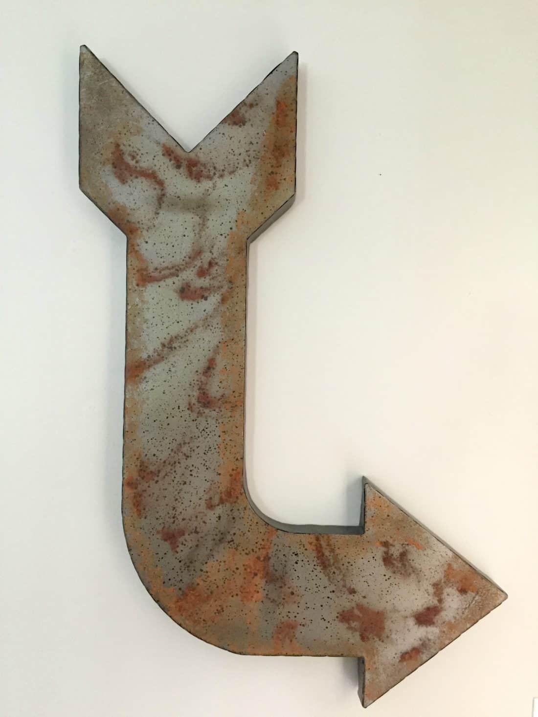 Rustic Metal Arrow Makeover - At Home with The Barkers