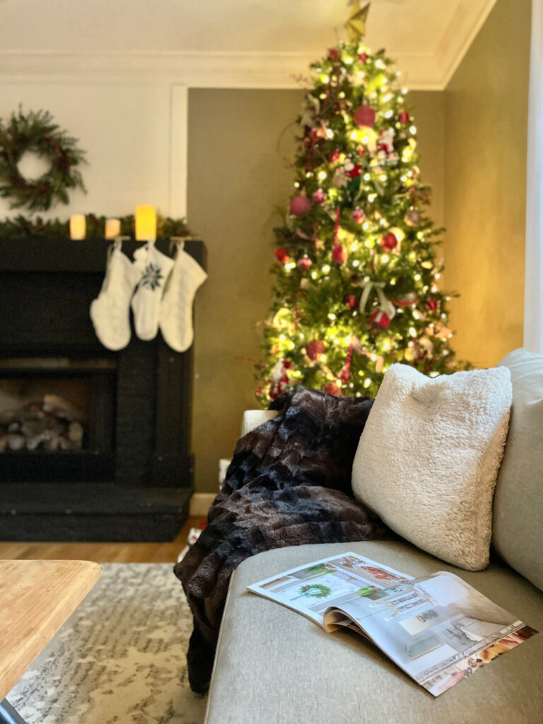 6 Best Cozy Christmas Living Room Ideas - At Home With The Barkers